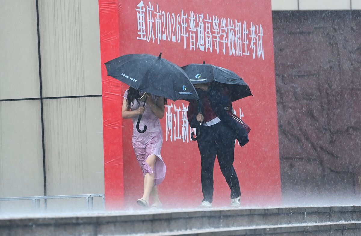 China Issues Alert for Flood Risks in Hunan, Guangxi, Guizhou - Bloomberg
