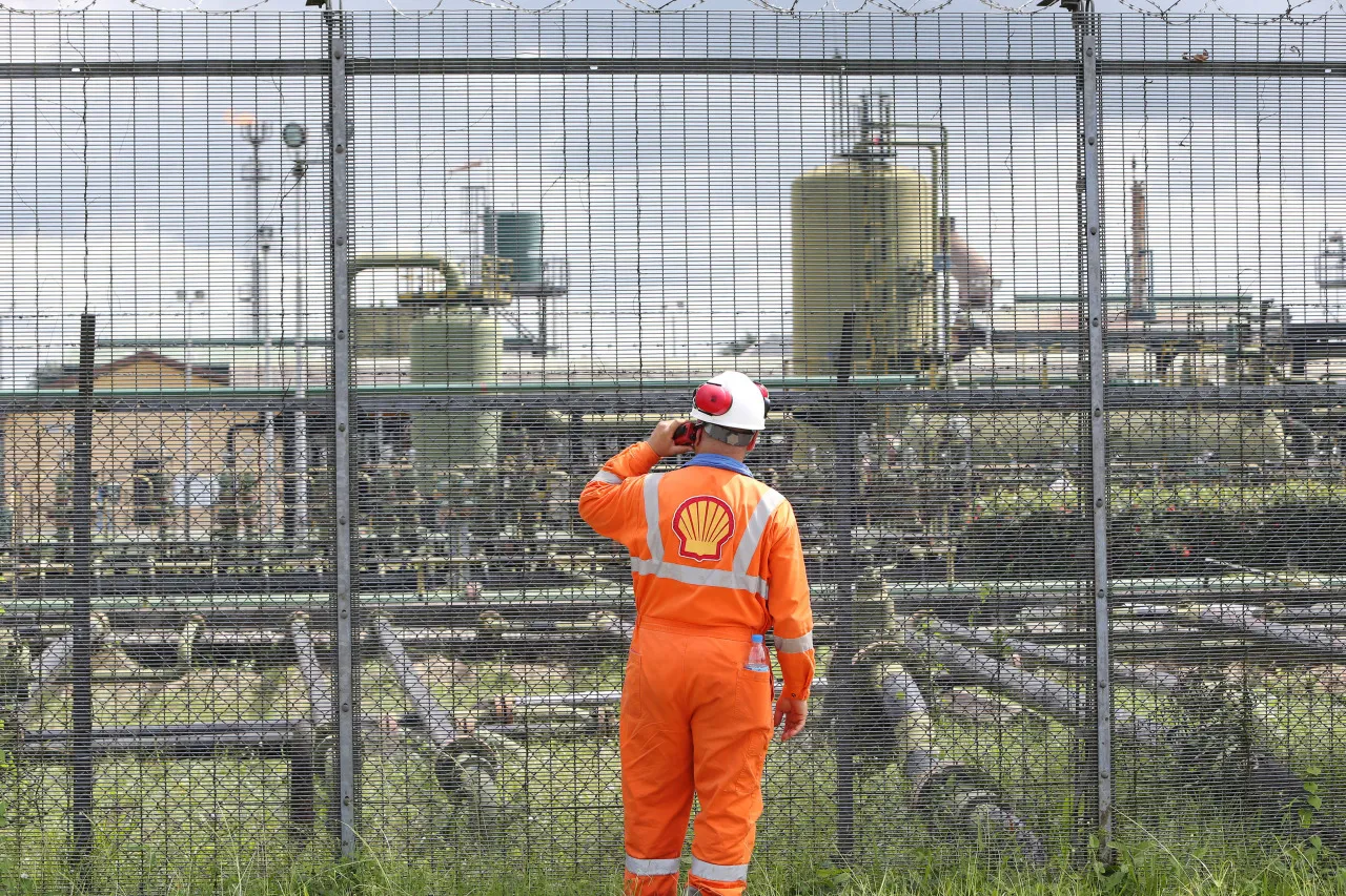 Shell in Talks to Sell $2 Billion Nigeria Oil Assets - Bloomberg