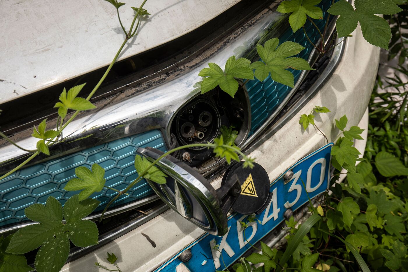 China’s Abandoned Electric Cars Pile Up After EV Boom Fueled by Subsidies