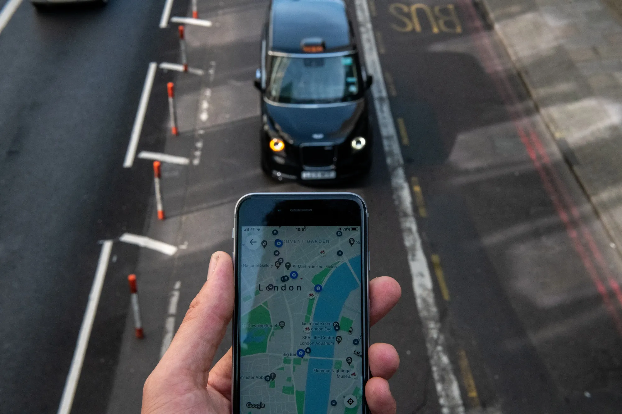 Uber Strikes Deal With London Drivers to Put Black Cabs on App - Bloomberg
