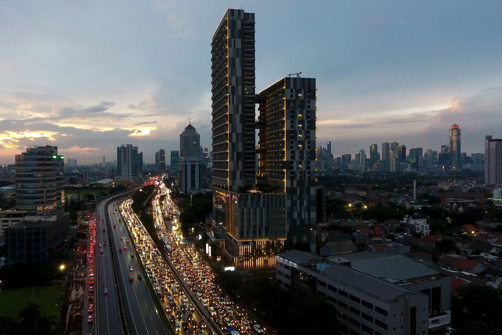 Indonesia’s Economy Shows Resilience as GDP Beats Forecasts - Bloomberg