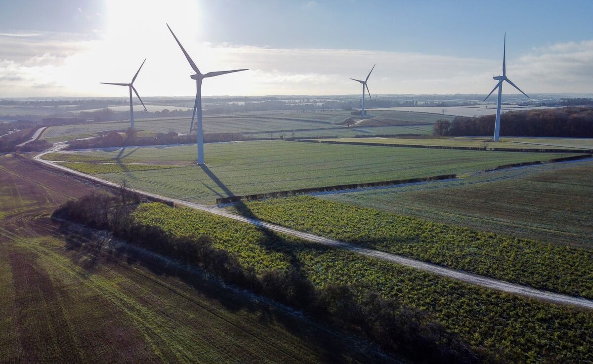 Labour Promises to Make UK a Clean Energy Superpower by 2030 - Bloomberg