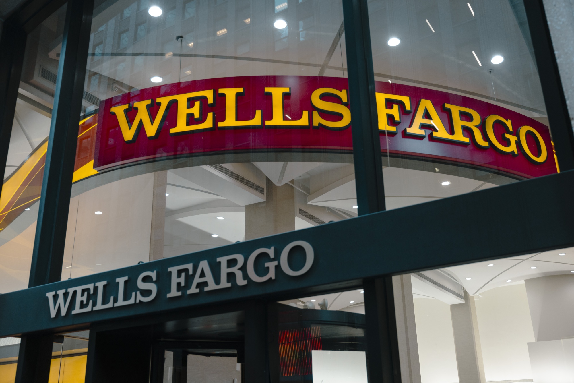 Wells Fargo Names Braunstein, JPMorgan Veteran, as Vice Chairman ...
