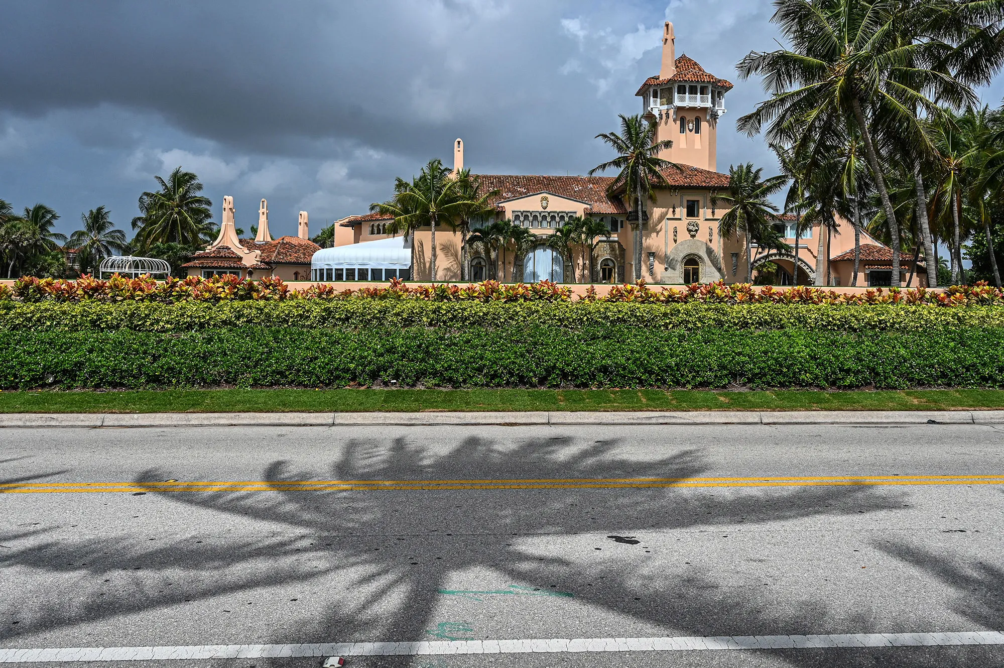 Trump Blasts Mar-a-Lago Criminal Probe as ‘Out of Control’ - Bloomberg