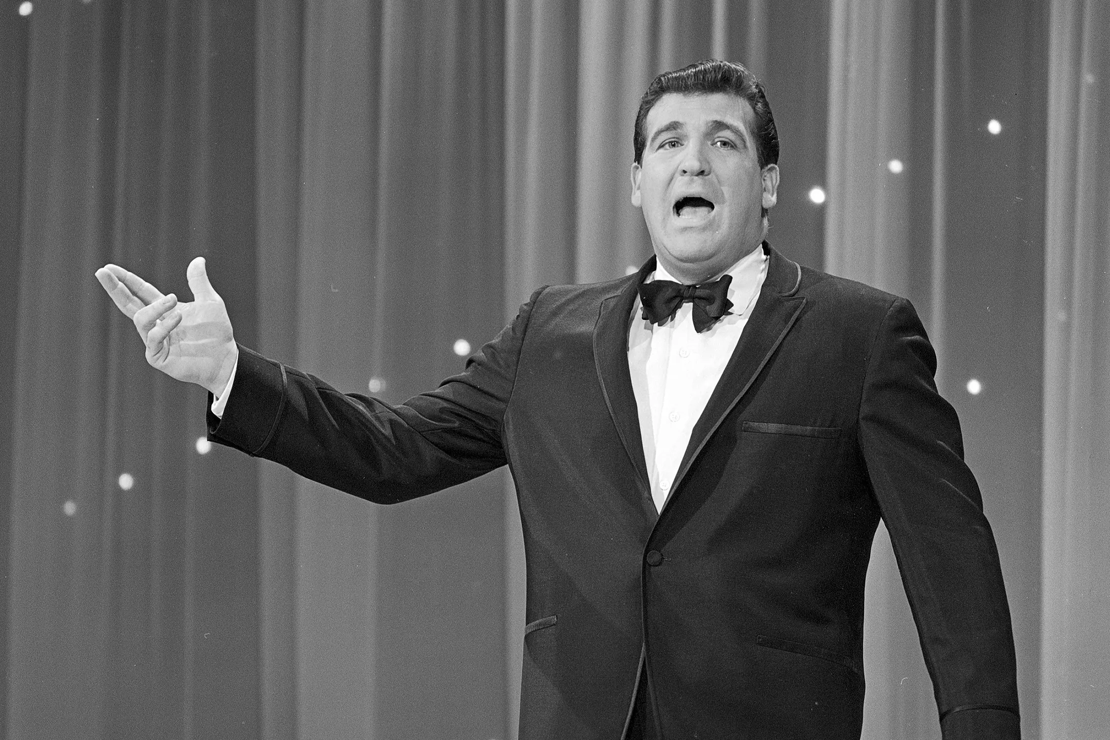 Shecky Greene, legendary standup comic, improv master and lord of Las ...