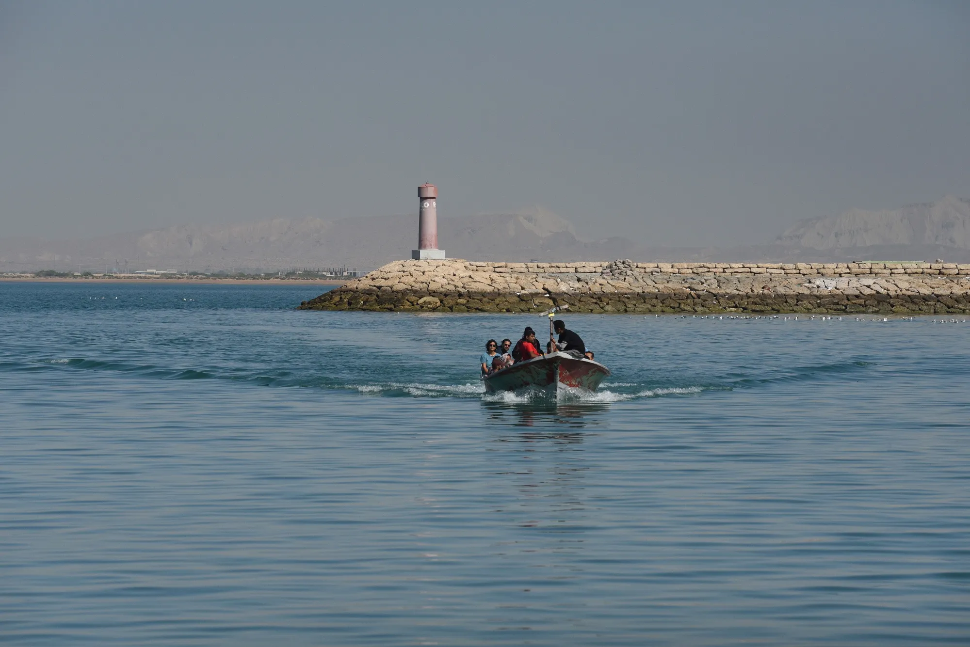 US Military Warns of Possible Strikes on Iranian Civilian Ports - Bloomberg