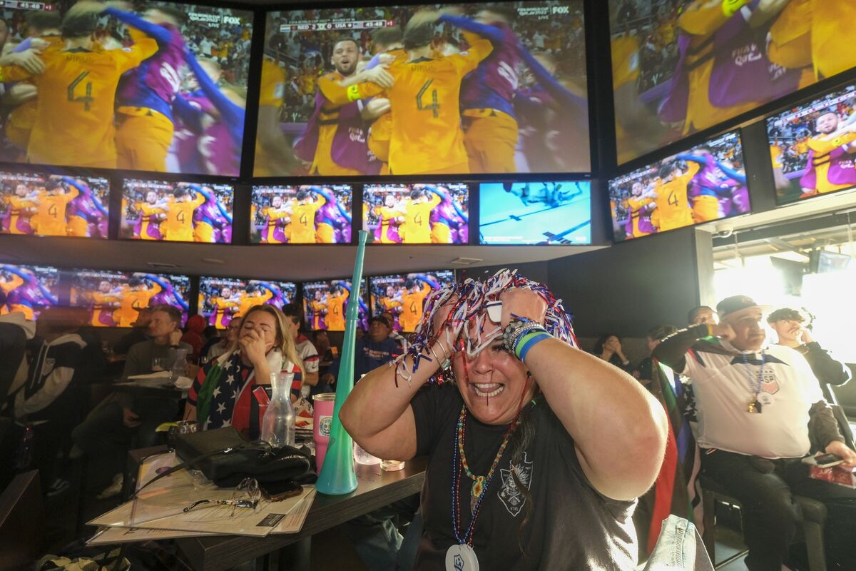 Americans' World Cup-ending Loss Seen By 16.5M on US TV - Bloomberg