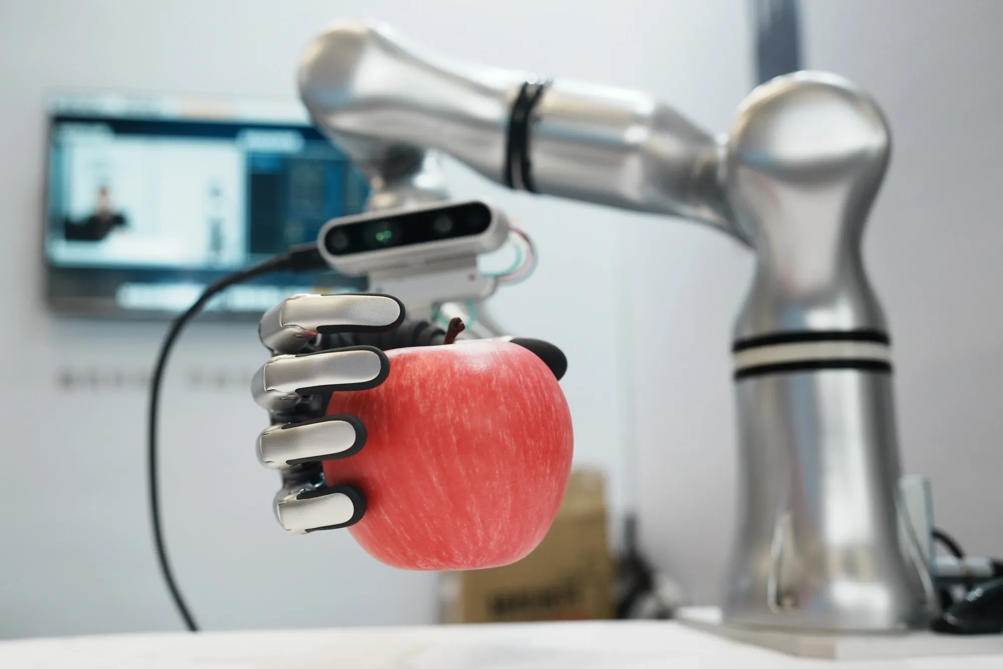 Chinese Bionic Hand Maker Sees Humanoid Robot-Led Sales Boom - Bloomberg