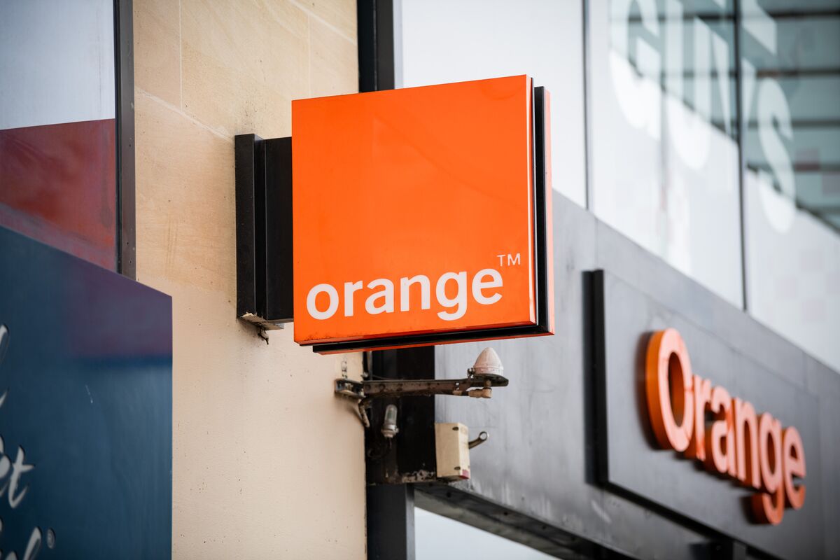 Orange Eyes €5.2 Billion Cash Flow by 2028 as Costs Lower - Bloomberg