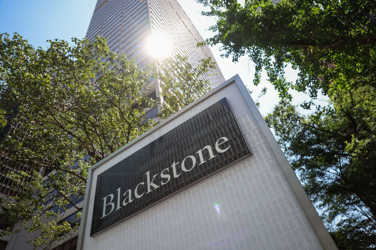 Blackstone Lifts Debt for Aligned Data Center to Over $1 Billion ...