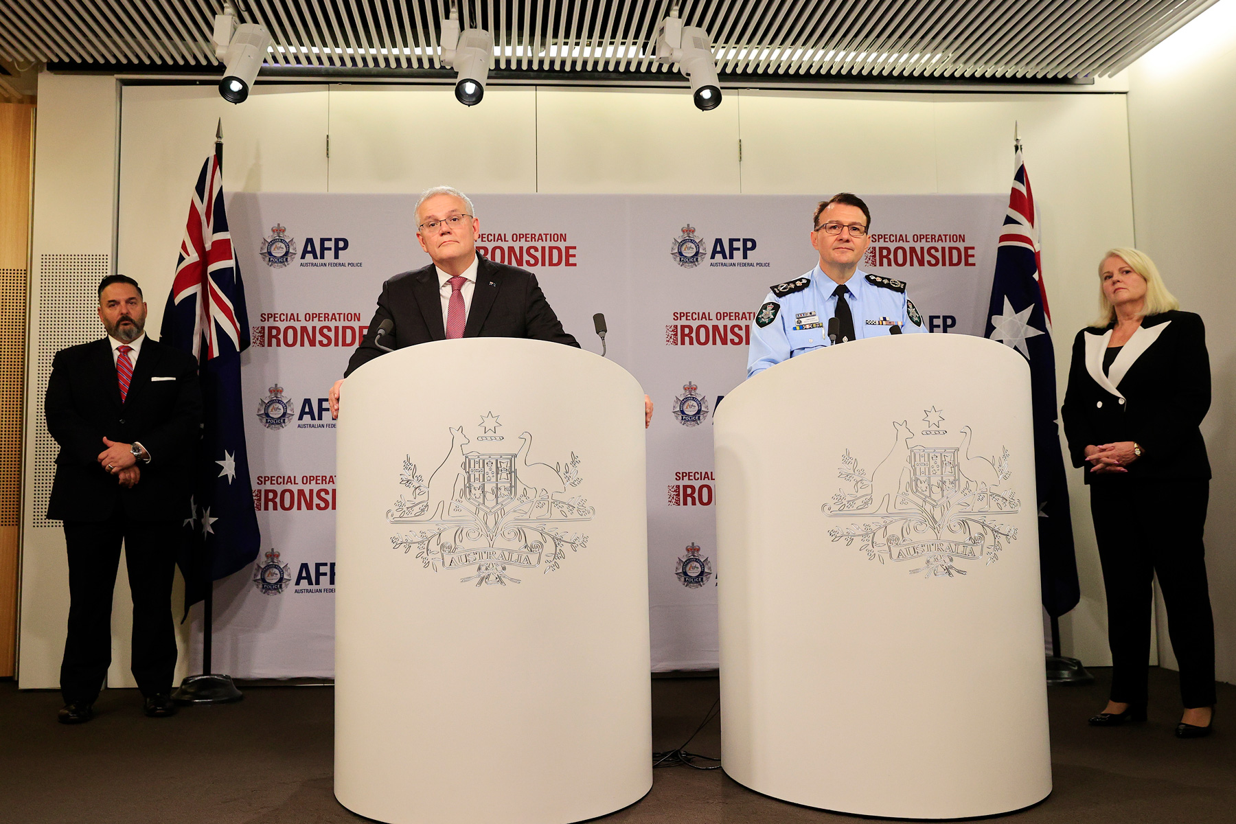 Secret FBI App Kept Tabs on Criminals in Australia, New Zealand - Bloomberg