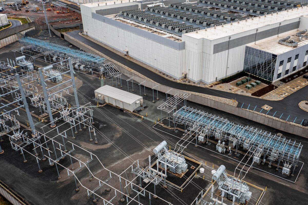 AI Data Center Boom Risks Breakup of Biggest US Power Grid Operator ...