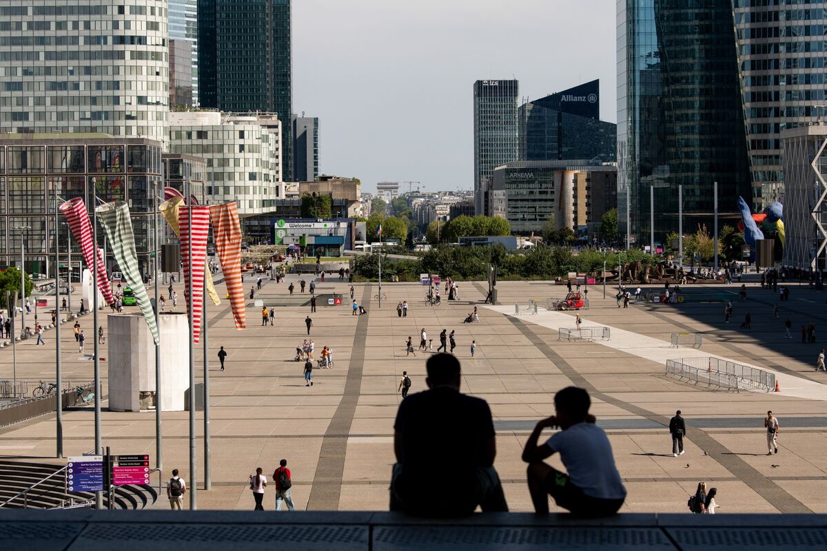 French Banks Sovereign Risk Seen Manageable as Crisis Deepens - Bloomberg