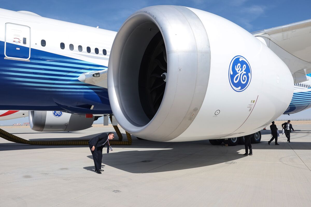 British Airways Orders GE Engines for 787 in Blow to Rolls Royce ...