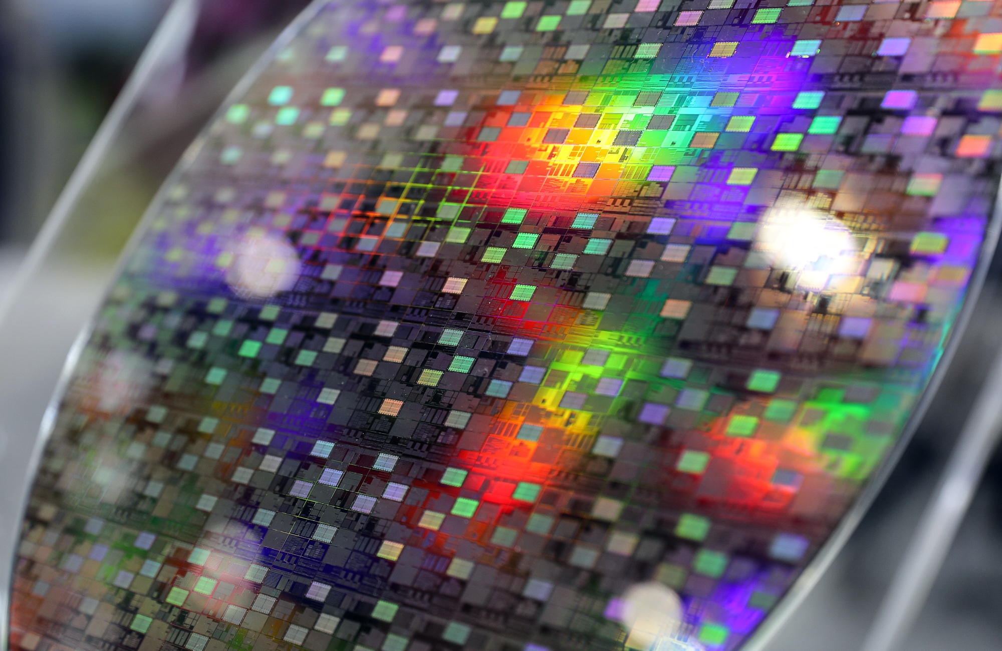 AMD (AMD), Samsung (SSNLF) Demand Woes Spoil Rally in Semiconductor ...