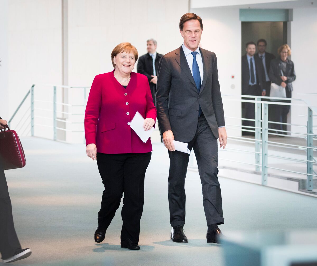 Merkel Moves to Kill Off Speculation Over Future in Brussels - Bloomberg