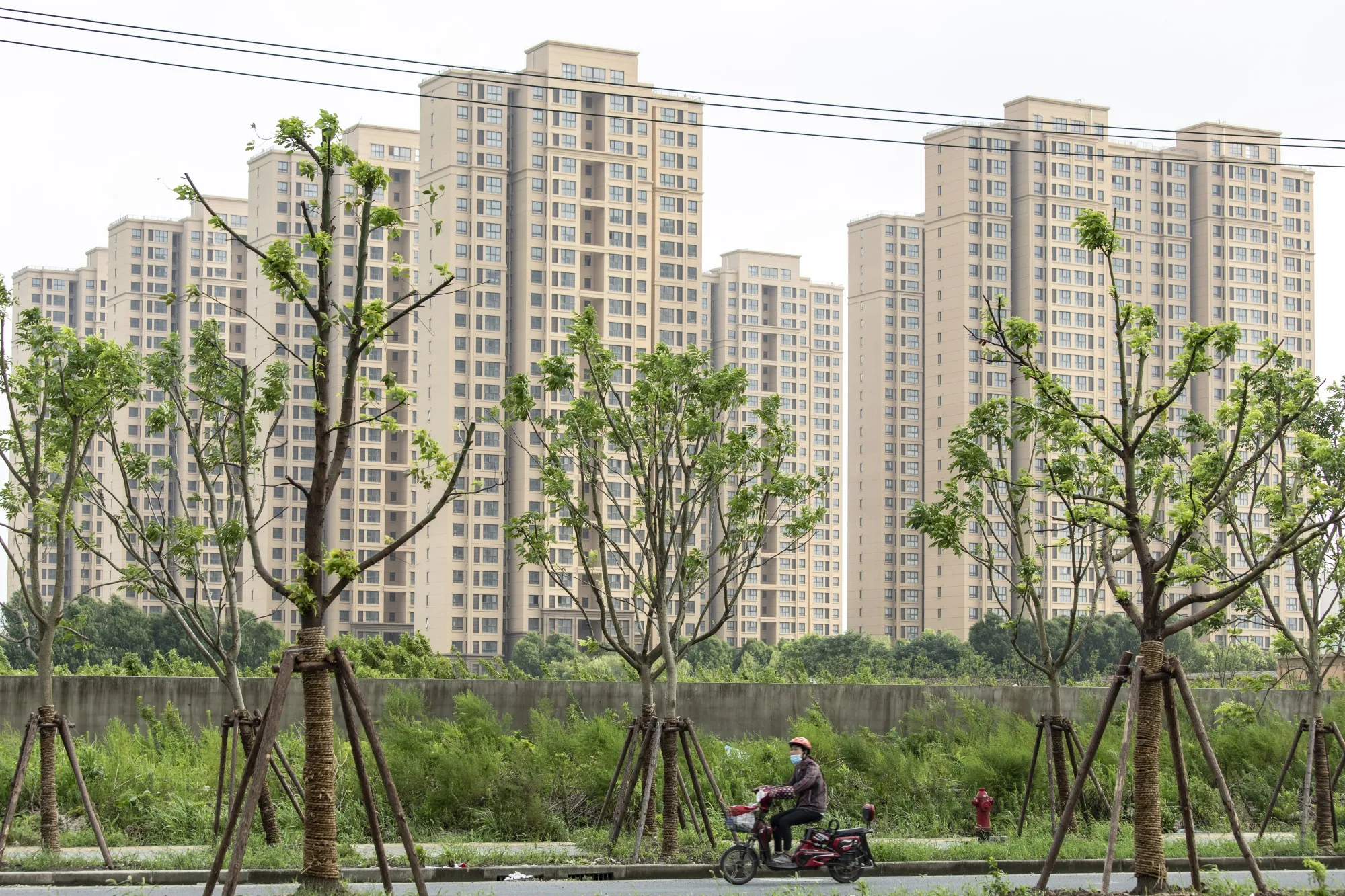 China’s Property Sector Shrinks For 1st Time Since Pandemic - Bloomberg
