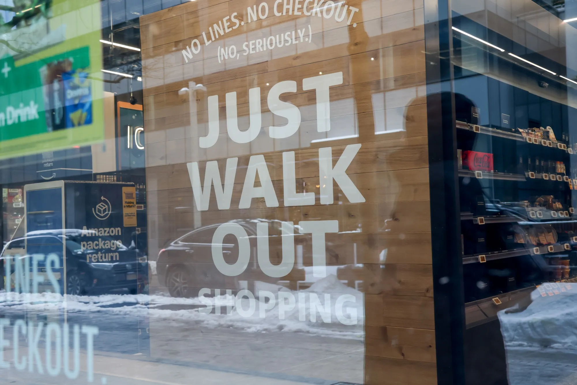 Amazon Cuts 16,000 More Jobs Amid Rising AI Competition - Bloomberg