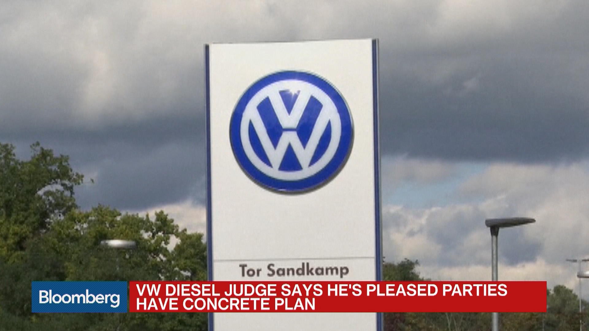 Watch VW May Pay $10 Billion to Settle U.S. Diesel Claims - Bloomberg