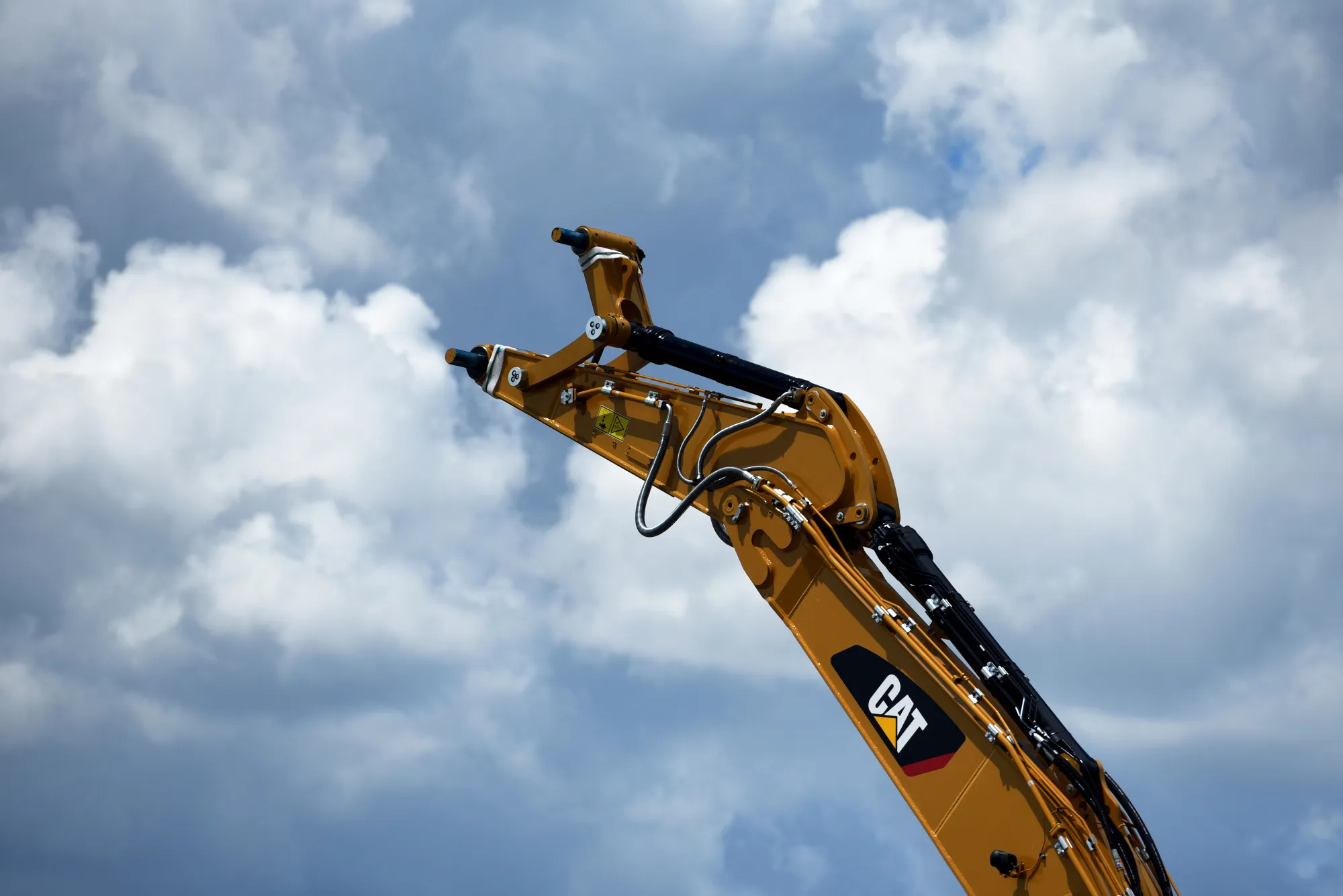 Caterpillar (CAT) to Share More Cash, Boosting Dividend by 20% - Bloomberg