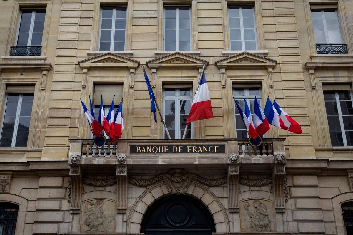 French Economic Growth May Have Accelerated, Bank of France Survey ...