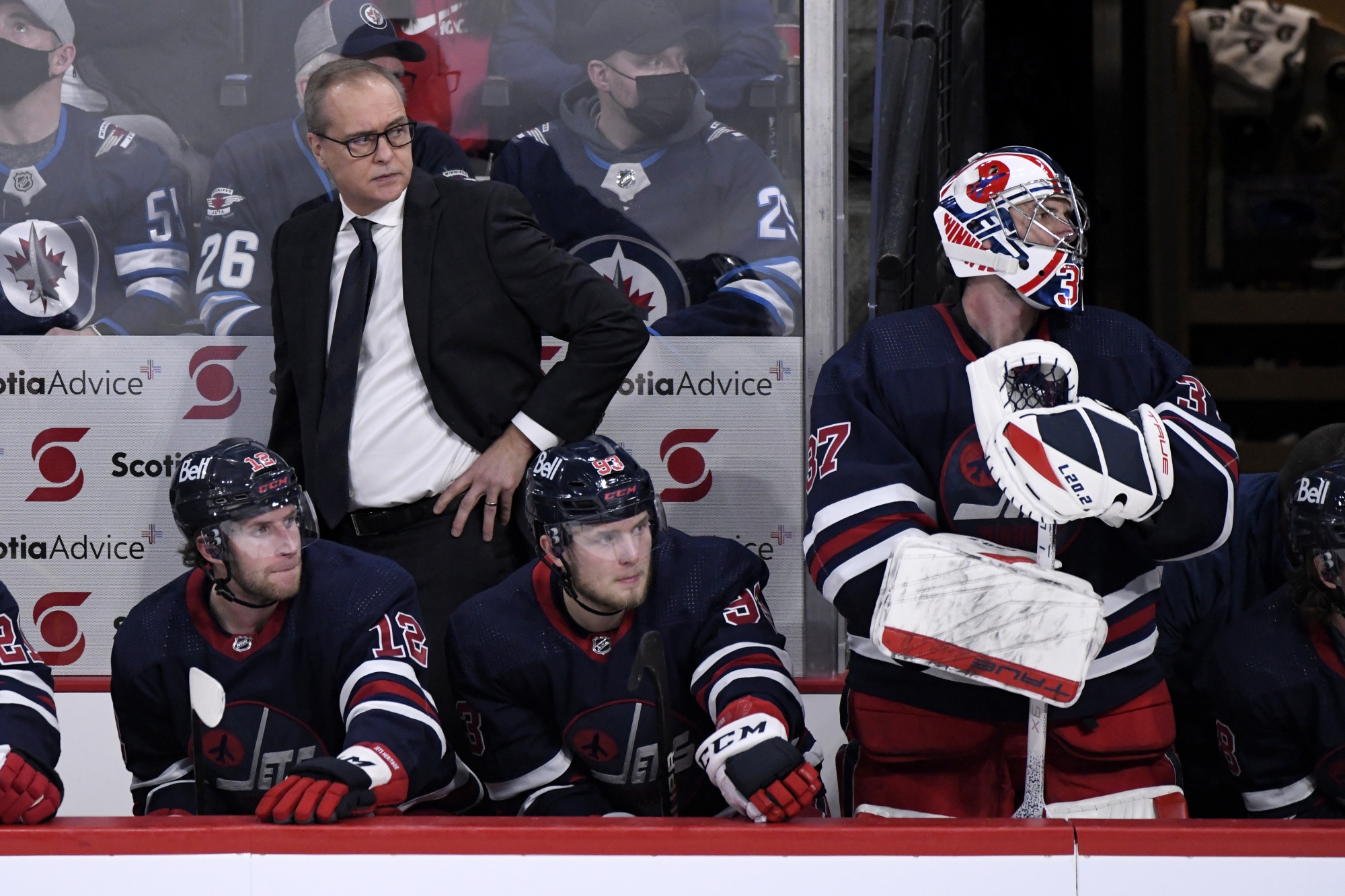 Winnipeg Coach Maurice Resigns, Lowry Gets Interim Job - Bloomberg