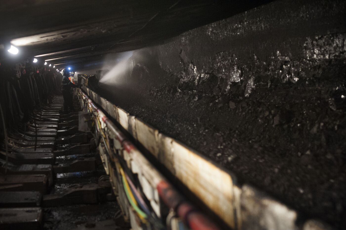 Ed Conway, Sky News Econ Editor and Material World Author, on Merryn ...