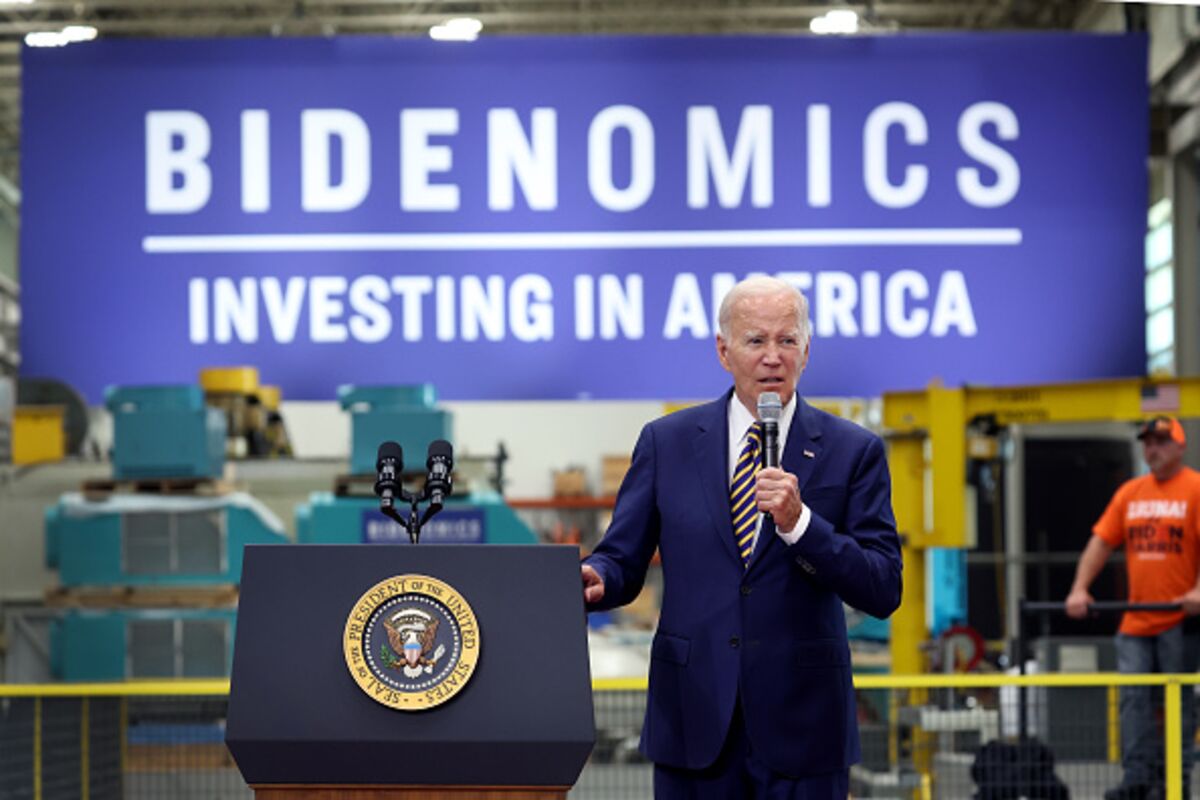 For American Manufacturing, Bidenomics Easily Tops Maganomics - Bloomberg
