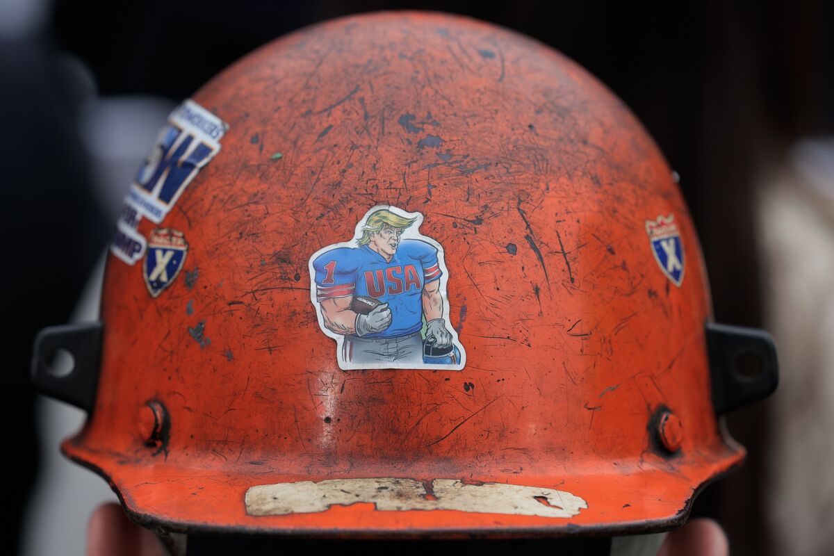 The Blue-Collar Voters Trump and the GOP Need to Worry About - Bloomberg