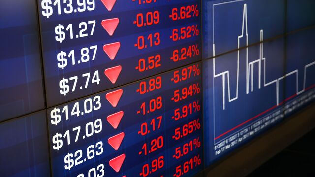 U.S. Stocks See Third-Biggest Outflow Ever as Tech Loses Favor - Bloomberg