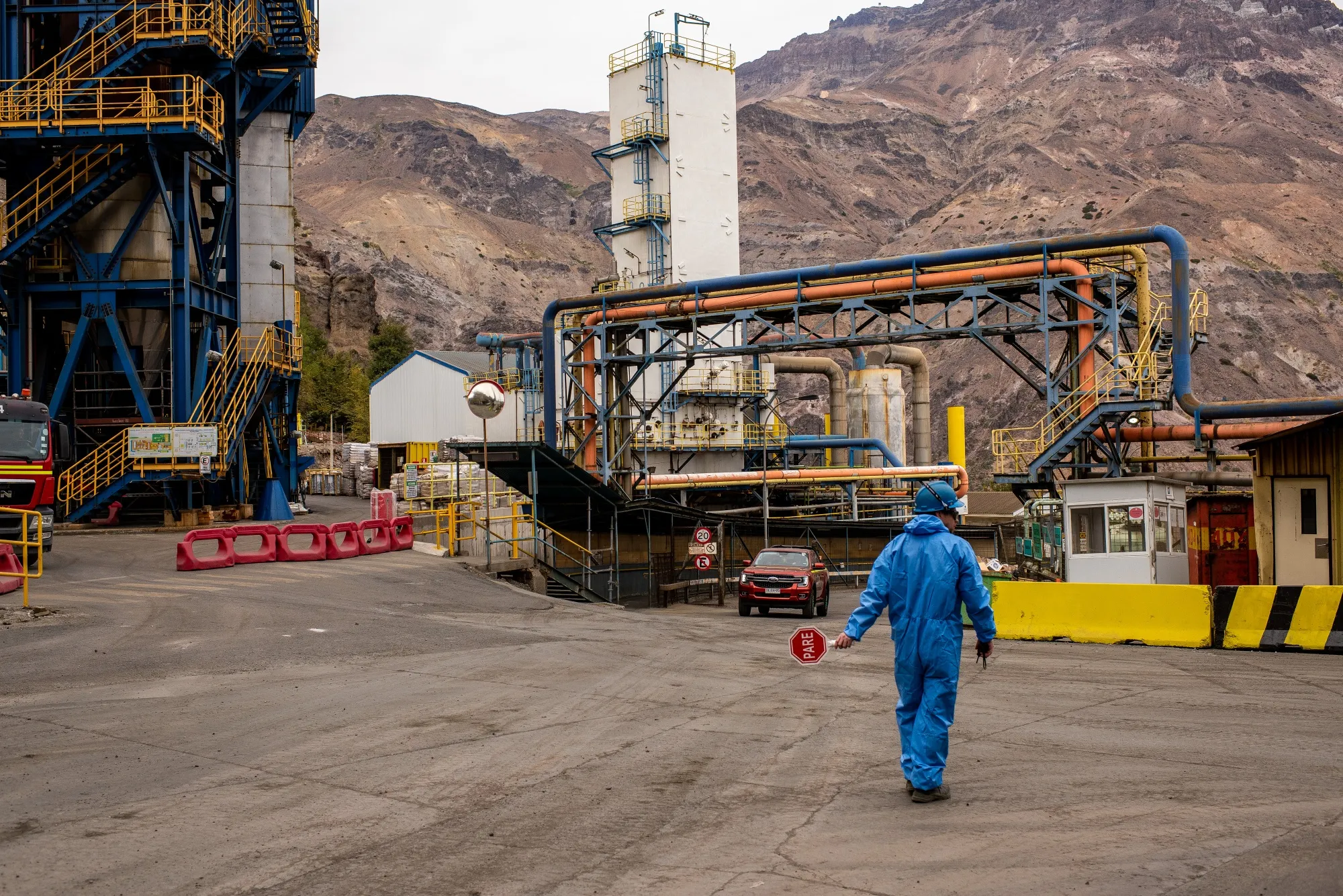 Chile Economy Shrank in Third Quarter as Mining Activity Dropped ...