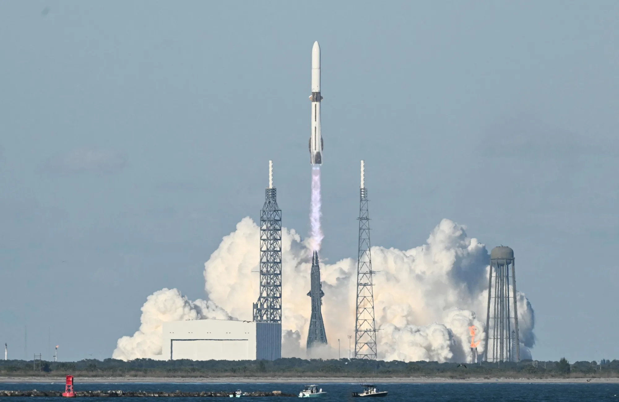 Jeff Bezos-Backed Blue Origin Faces Hurdles After New Glenn Flight ...