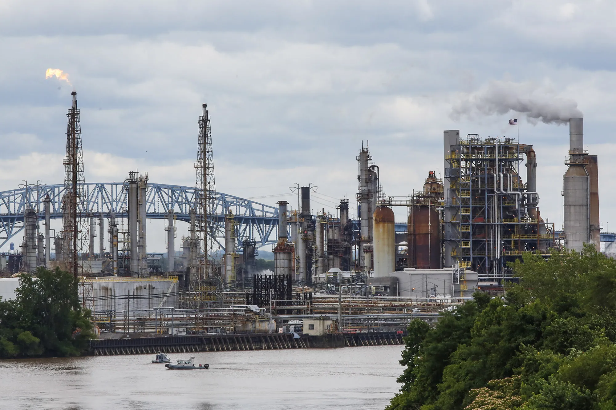 Biggest East Coast Refinery to Close, Driving Up Fuel Prices - Bloomberg