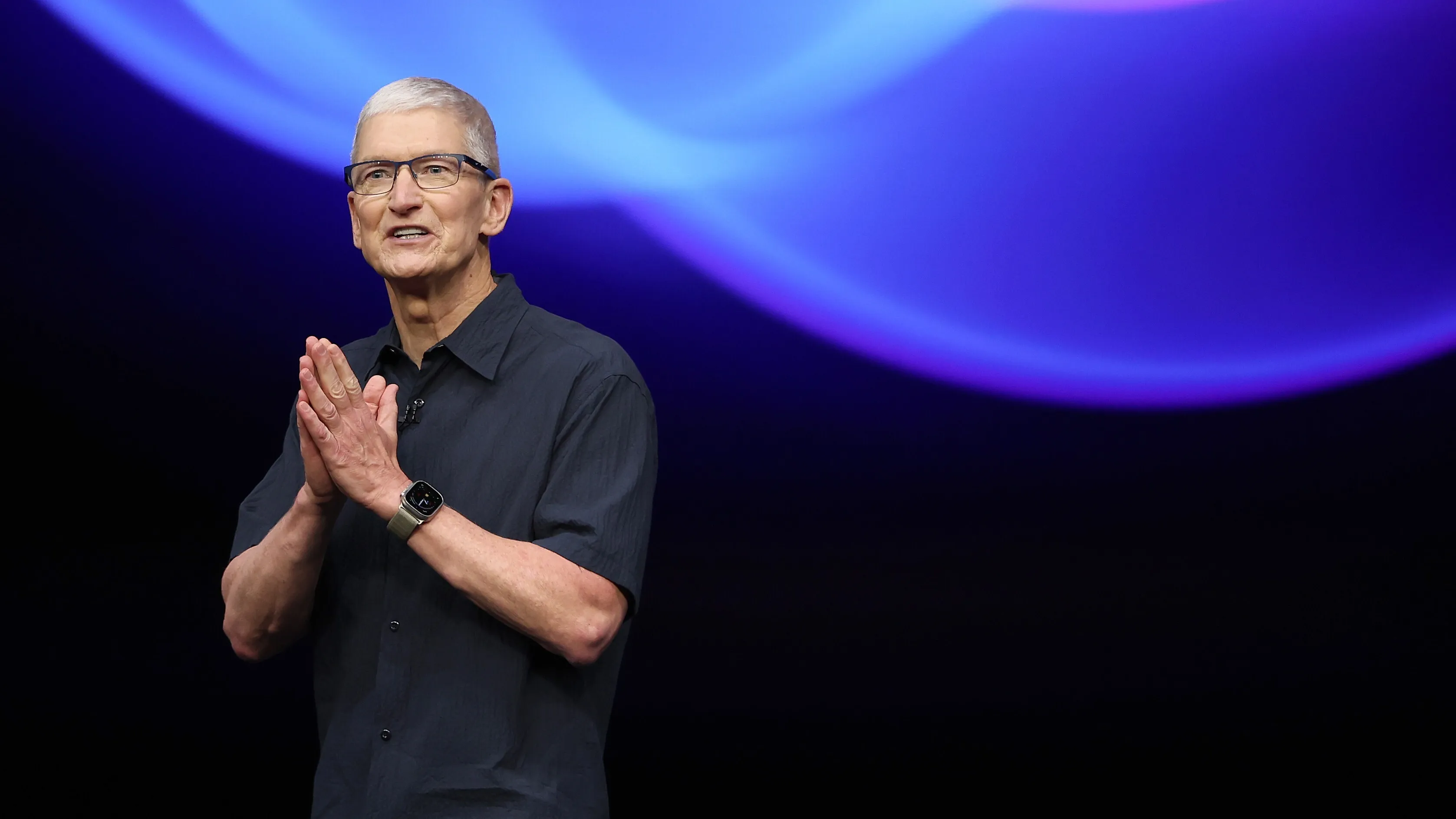 Watch Tim Cook Leaving Apple in 'Good Shape,' Gil Luria Says - Bloomberg