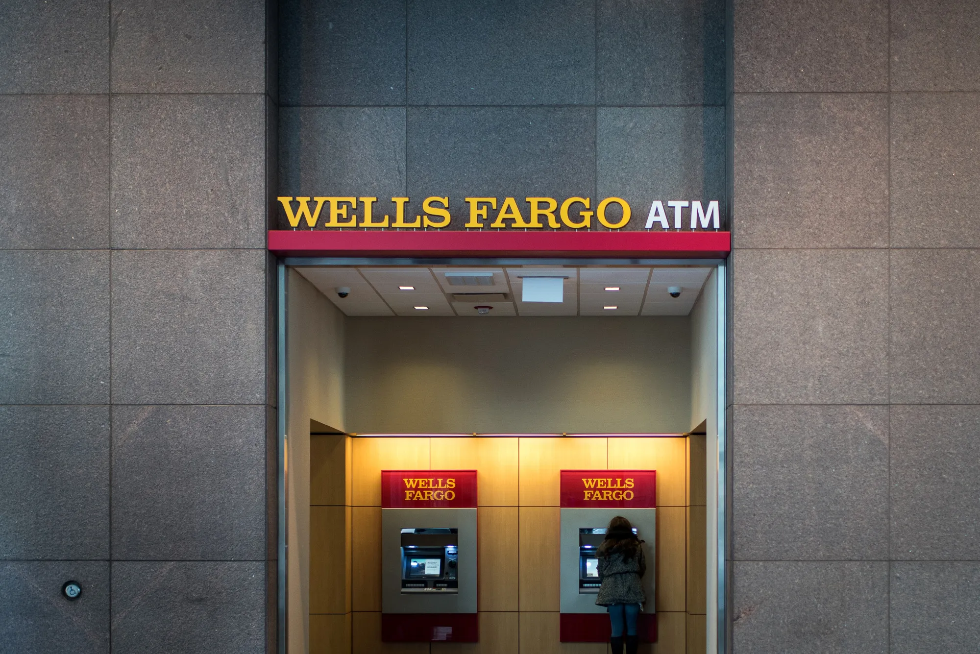 Wells Fargo to Invest $175 Million for Chicago-Area Expansion - Bloomberg