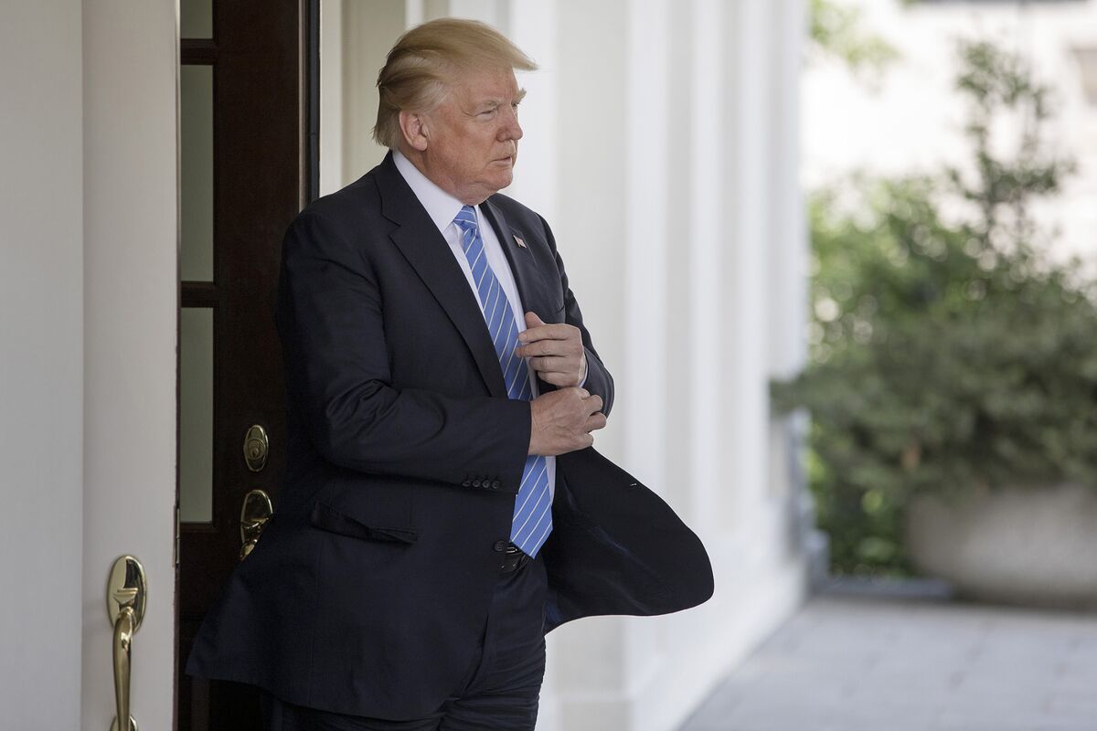Social Media Rushes to Define Trump’s ‘Covfefe’ Tweet - Bloomberg Social Media Rushes to Define Trump’s ‘Covfefe’ Tweet - Bloomberg