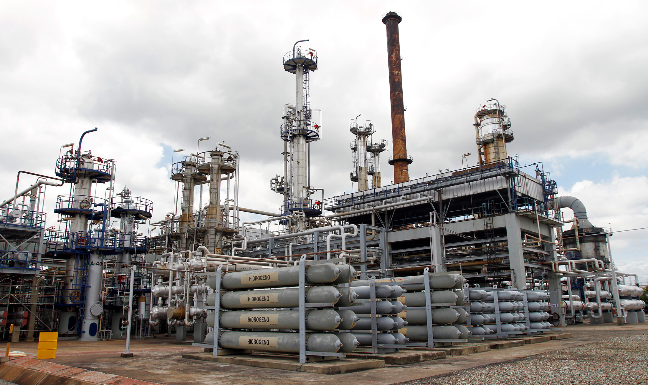 Venezuela Refinery Deal Valued Bonds at 24 Cents on the Dollar - Bloomberg