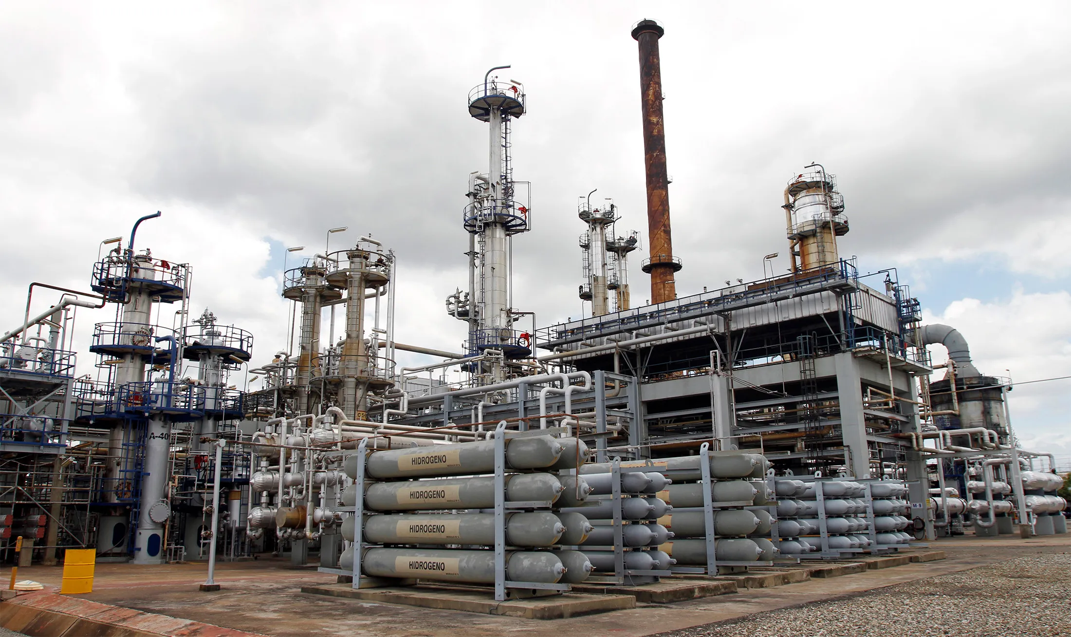 Venezuela Refinery Deal Valued Bonds at 24 Cents on the Dollar - Bloomberg