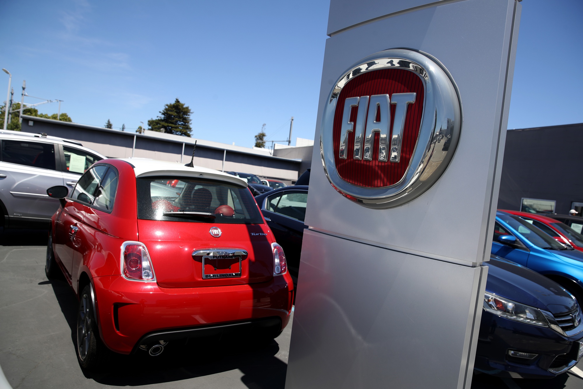 Fiat CEO Predicts Record Profit in 2020 Even Without PSA Tie-Up - Bloomberg