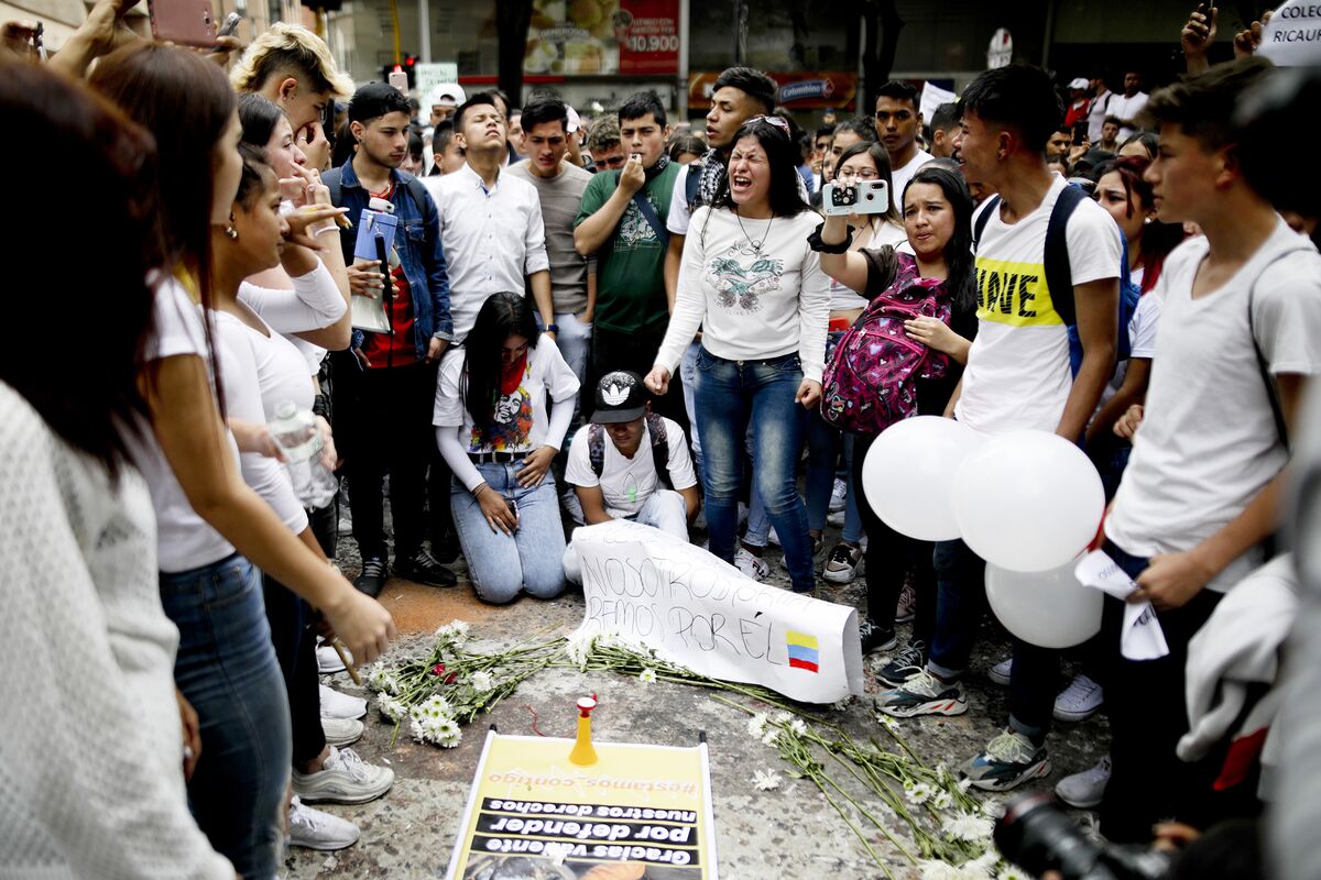 Duque Pledges Tax Breaks in a Bid to Quell Colombian Protests - Bloomberg