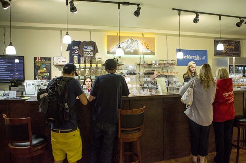 Selling Legal Weed: It's All About the Packaging - Bloomberg