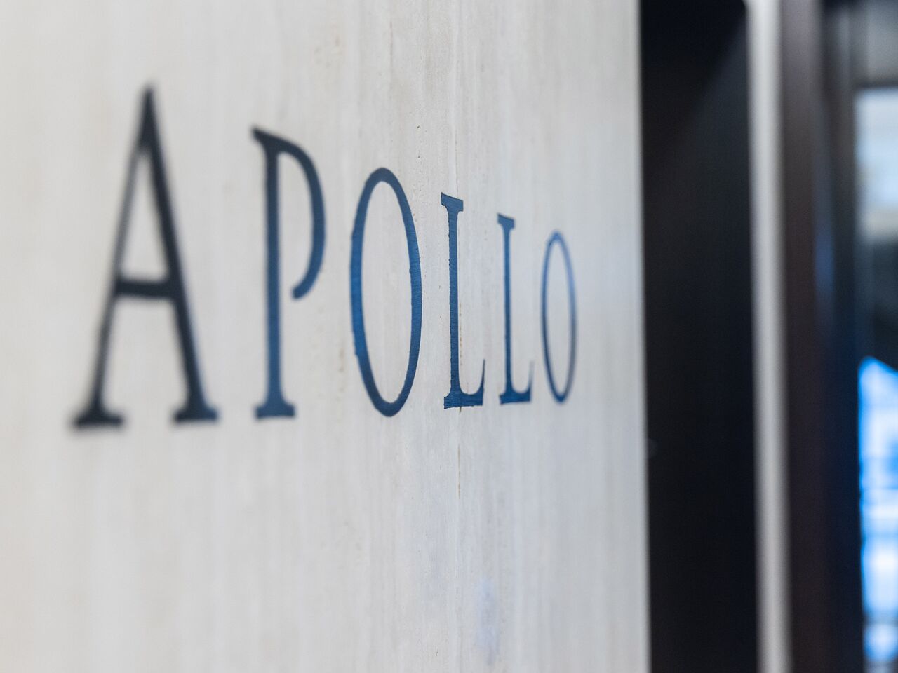 Apollo Global Builds Team to Target World’s Top Family Offices - Bloomberg