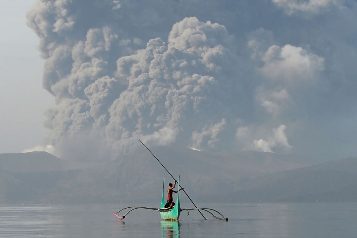 Taal Volcano Eruption Is a Test of Philippines’ Disaster Plan - Bloomberg