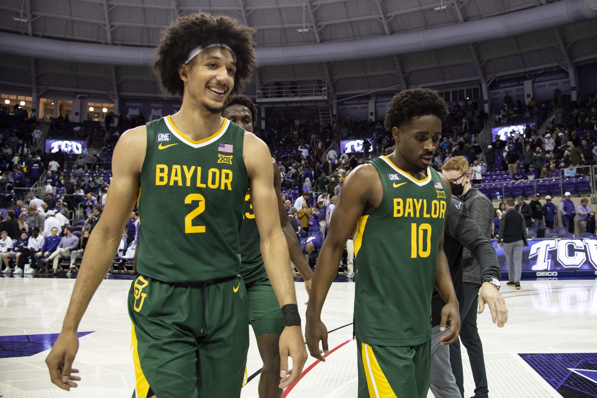 Baylor Remains Unanimous No. 1 in AP Top 25; USC Hits No. 5 - Bloomberg