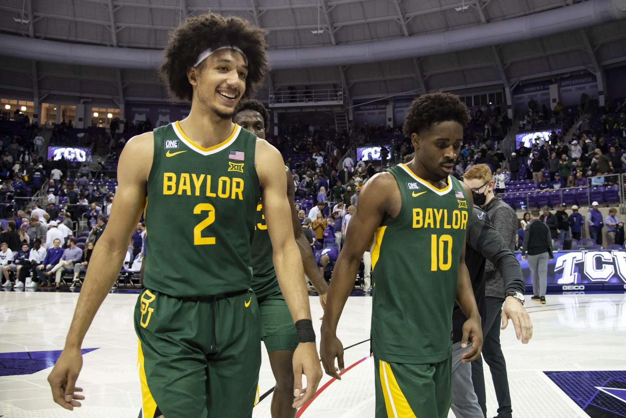 Baylor Remains Unanimous No. 1 in AP Top 25; USC Hits No. 5 - Bloomberg