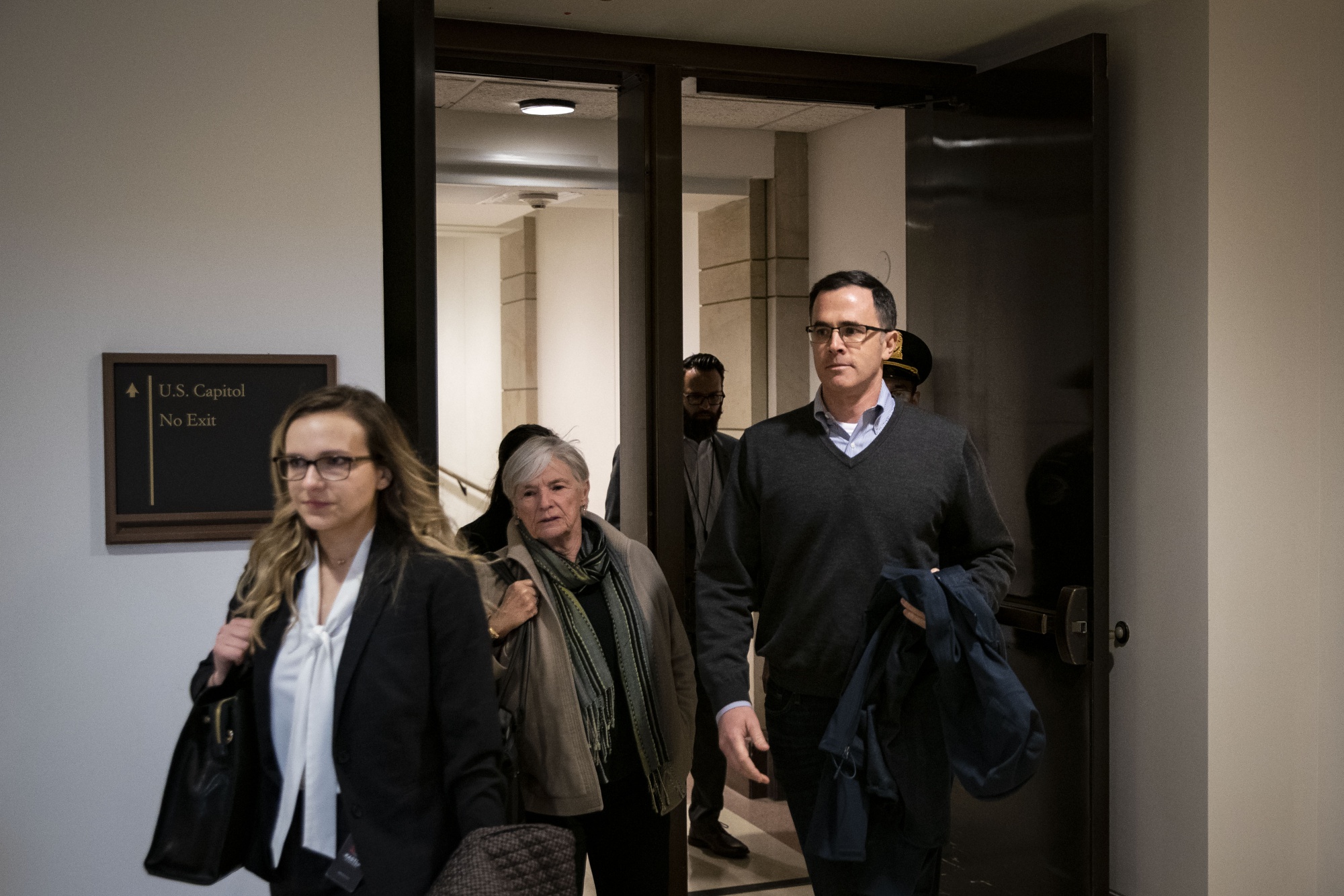 Former White House Adviser Says Ukraine Aid Was Tied to Probe - Bloomberg