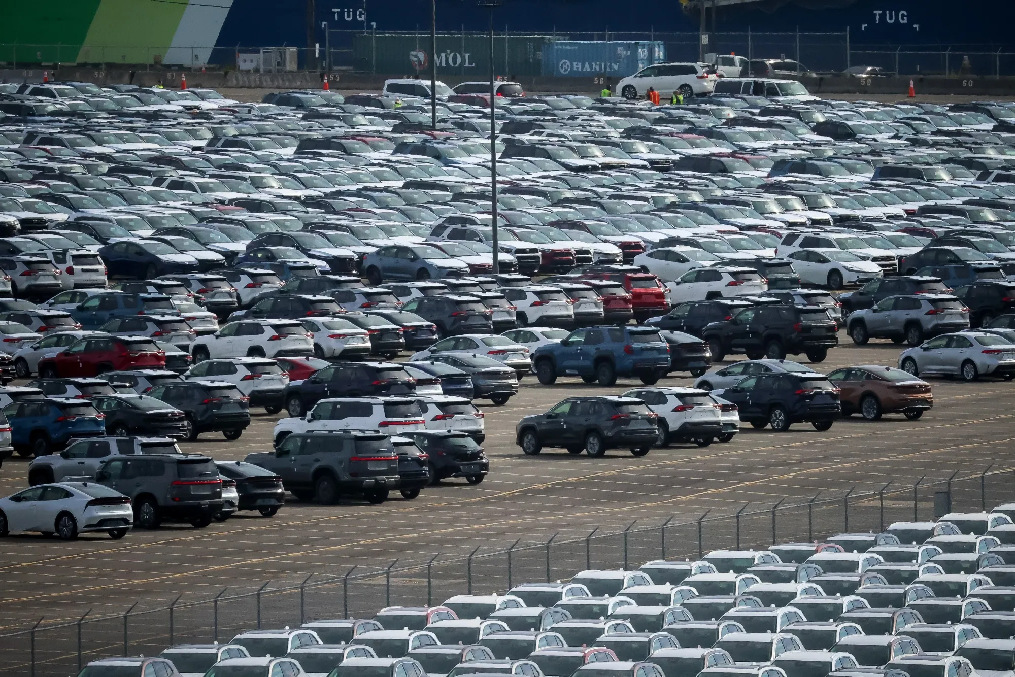 US Auto Sales Poised to Slip as Middle-Class Buyers Retreat - Bloomberg