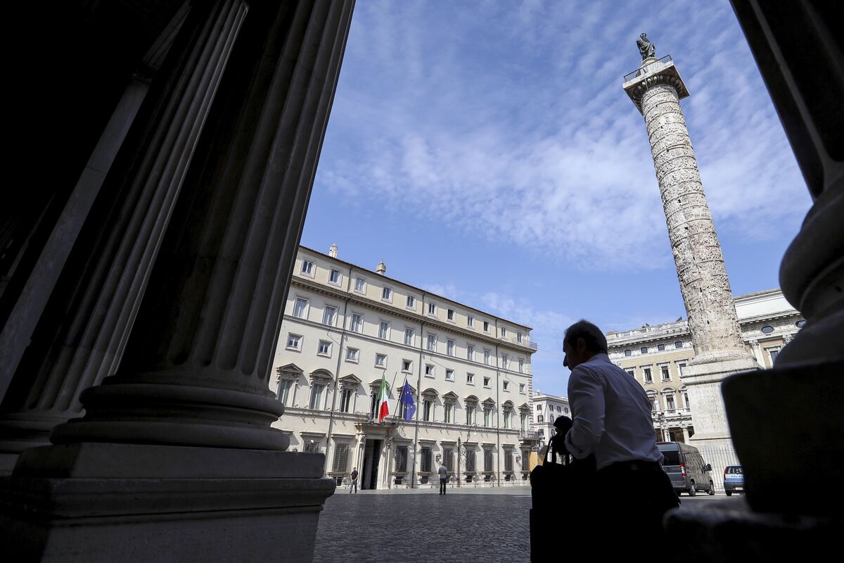 Italy’s Conte Forges On in Rocky Attempt to Build Coalition - Bloomberg