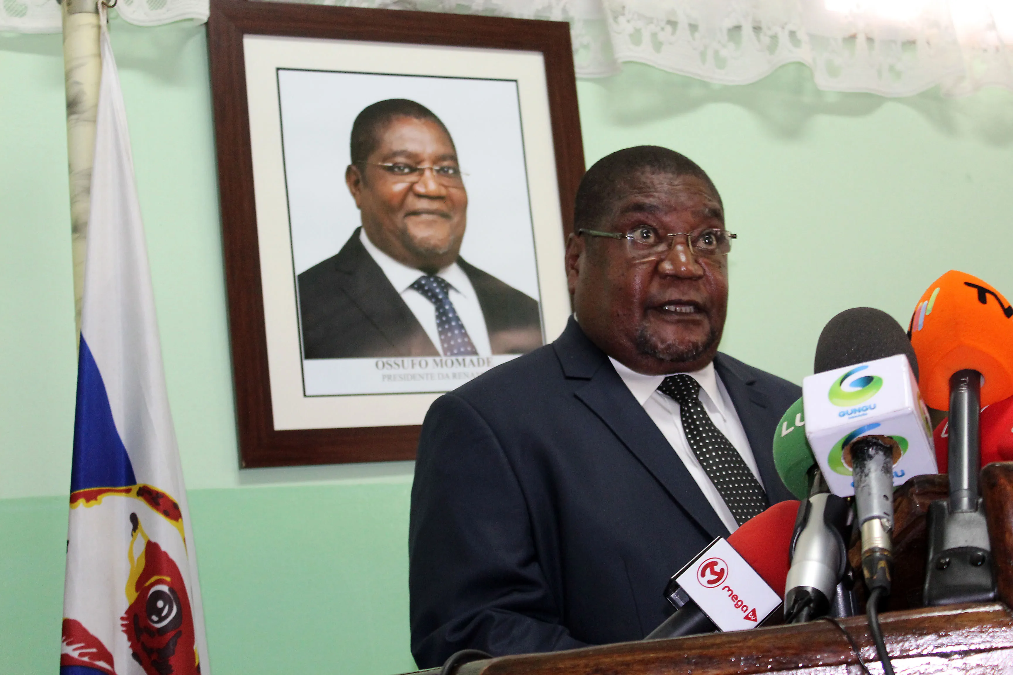 Mozambique’s Main Opposition Retains Leader Ahead of Elections - Bloomberg