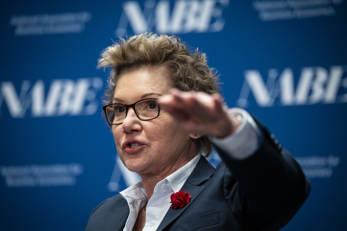 Daly: política de la Fed deberá ser restrictiva hasta que baje la ...